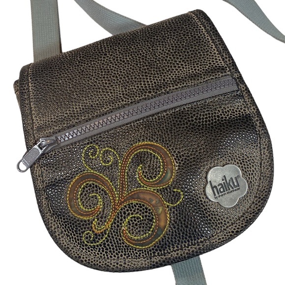 Haiku | Bags | Haiku By Sharon Elsenhauer Crossbody Travel Bag | Poshmark